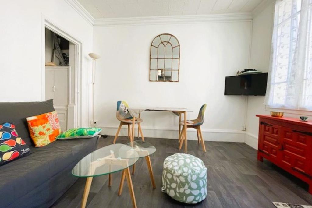 Bright house close to the beach, Trouville-sur-Mer (updated prices 2025)