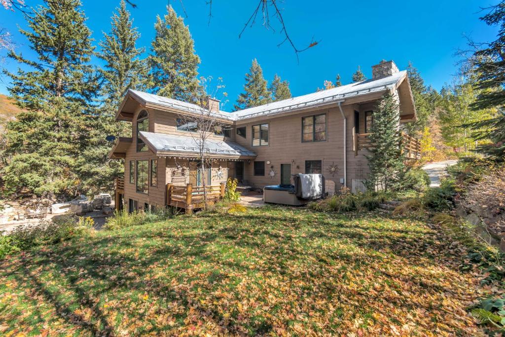 Sundance Splendor- 5-Bed Cabin Oasis with Majestic Mountain Views ...