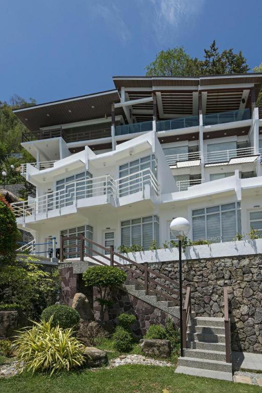 Anilao Awari Bay Resort, Batangas City (updated prices 2025)