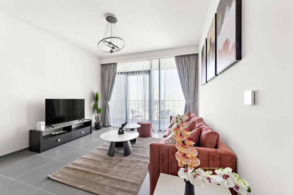 Stylish 1 Bedroom High Floor in Creek Edge, Dubai (updated prices 2026)