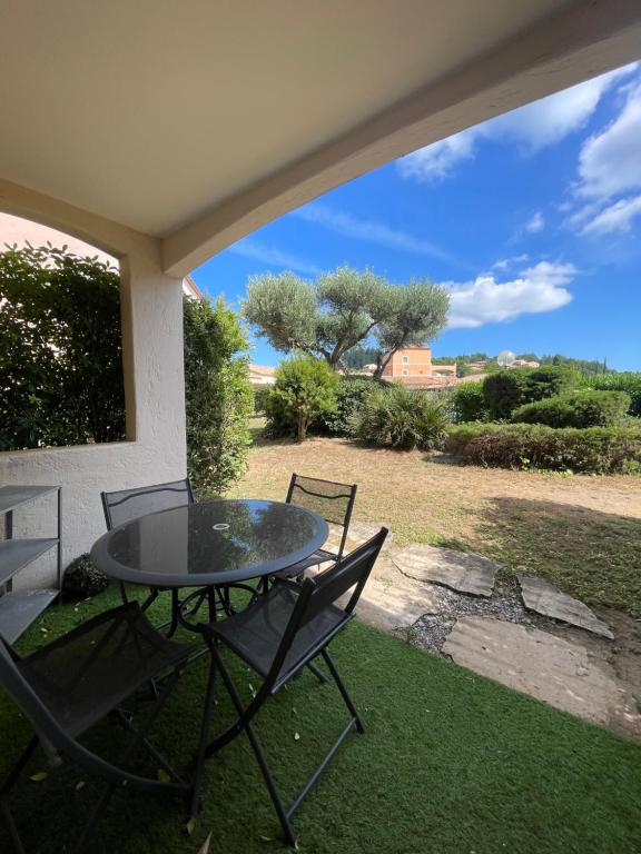 Studio cabine de 25m2, Roquebrune-sur-Argens (updated prices 2025)