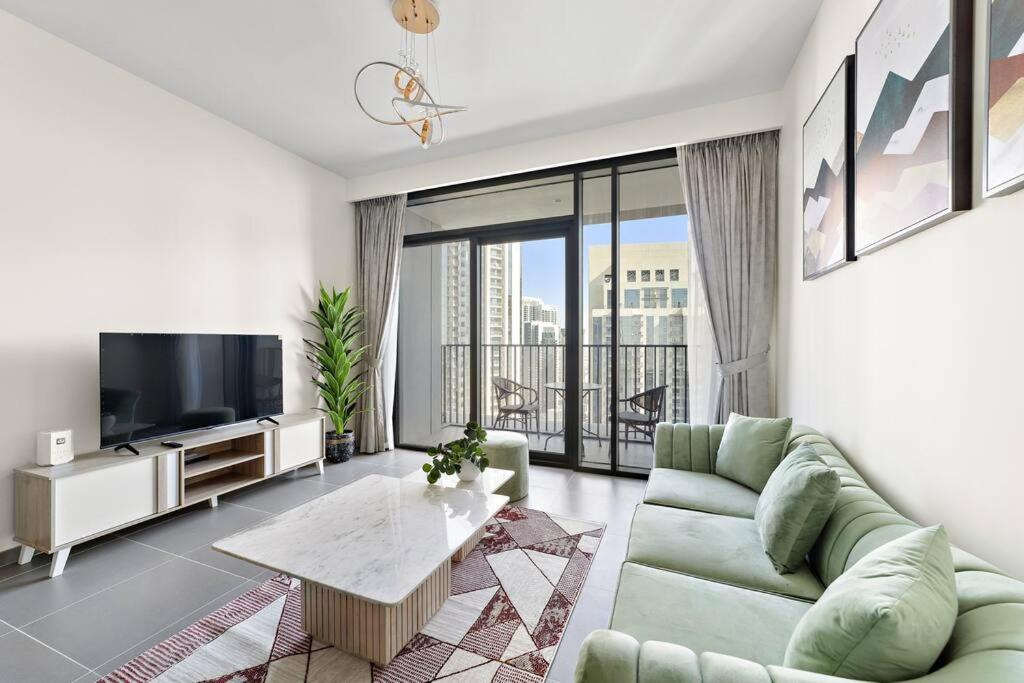 Stylish 1 Bedroom High Floor in Creek Edge, Dubai (updated prices 2024)