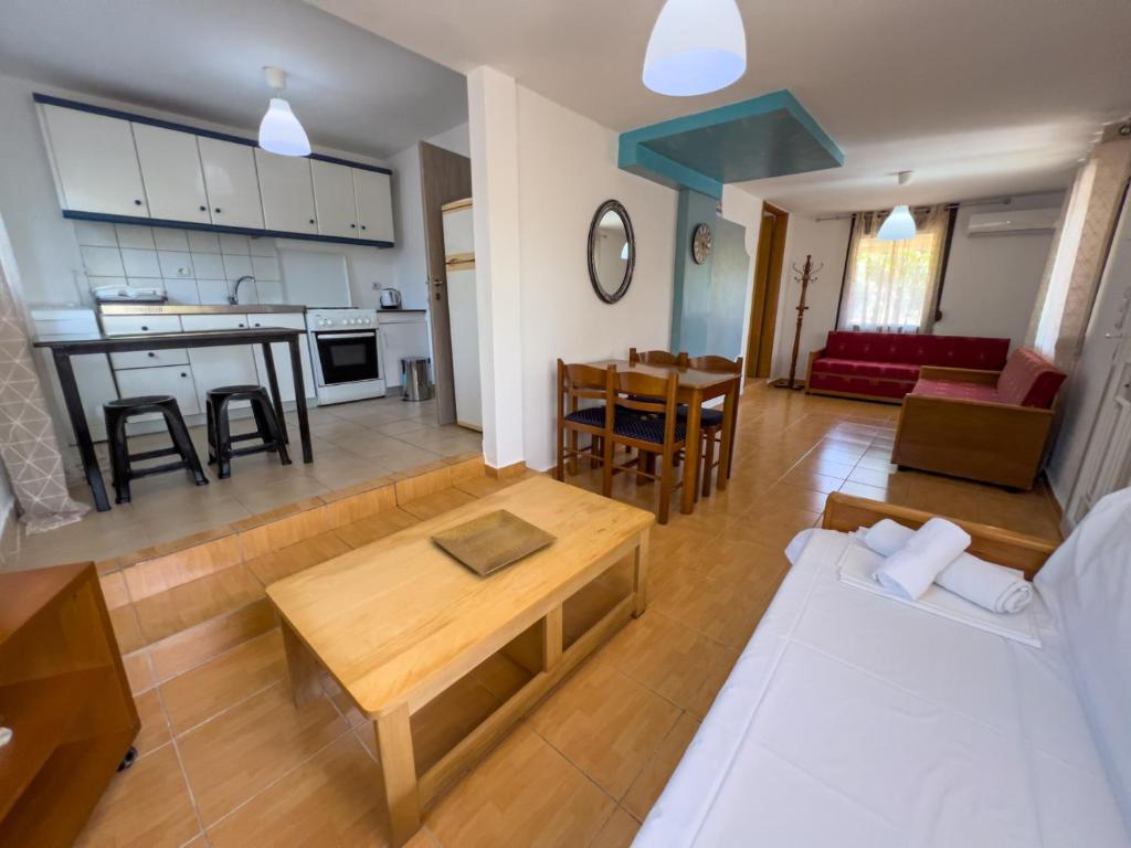 Budget 30-meter-from-beach house Ilios Beach House, Skala Kallirakhis ...