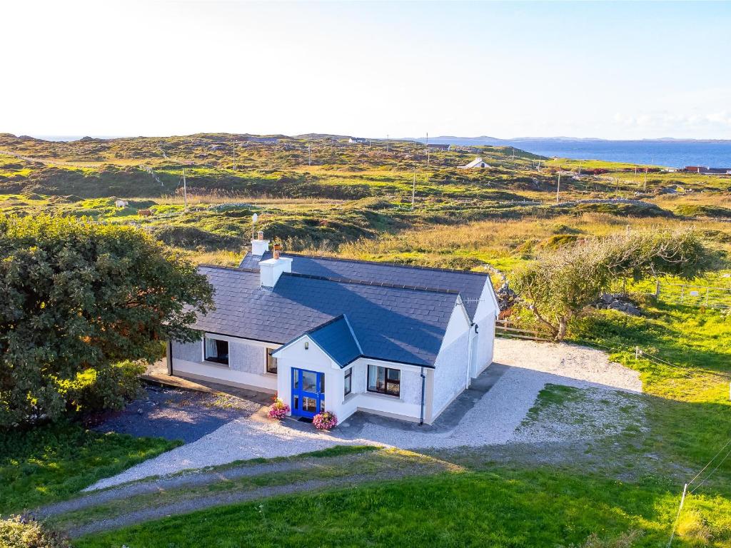 Flaherty Cottage, Ballyconneely (updated prices 2025)