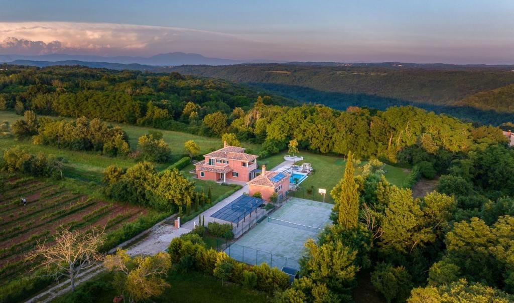 Villa Village, Tinjan (updated prices 2025)