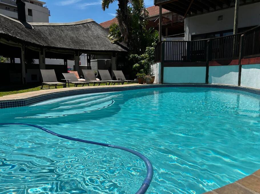 Large 1 Bed Apt Pool Gym Parking Aircon, Cape Town (updated prices 2025)