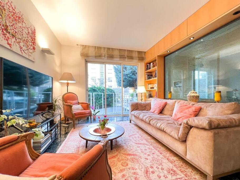 Charming house in Meudon, Meudon (updated prices 2025)