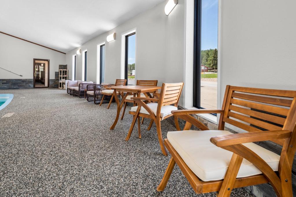 EverSpring Inn & Suites, Hill City (updated prices 2025)