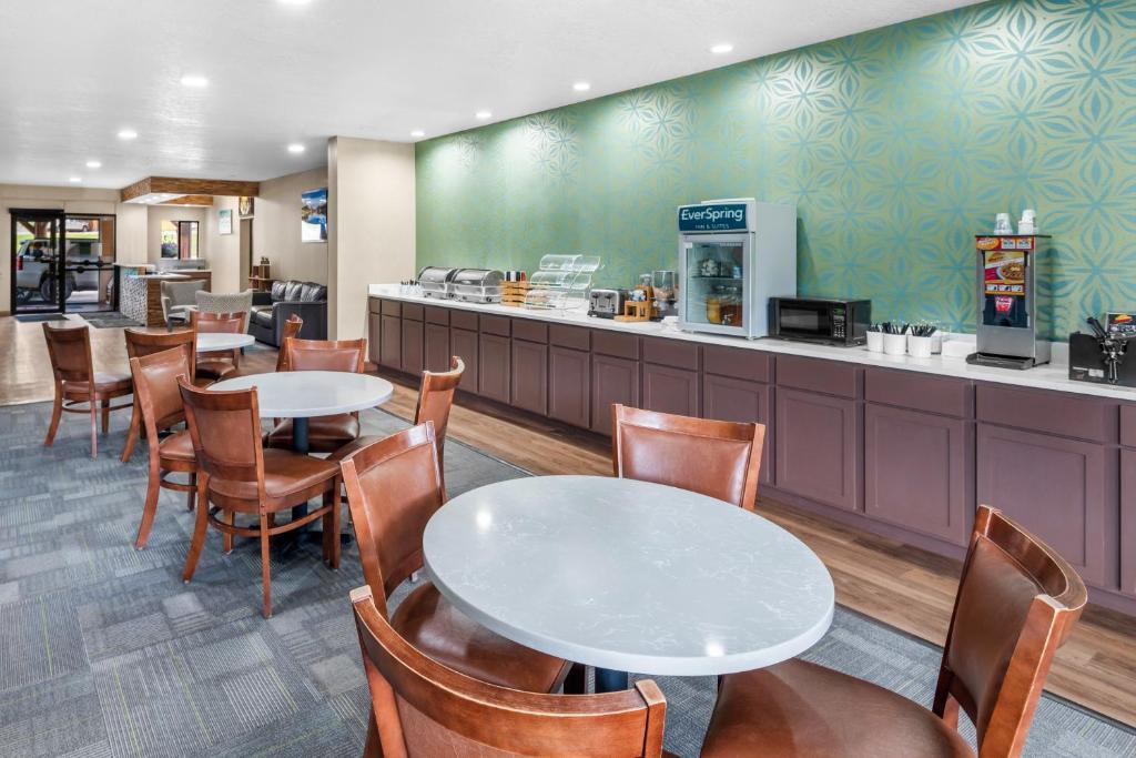 EverSpring Inn & Suites, Hill City (updated prices 2025)