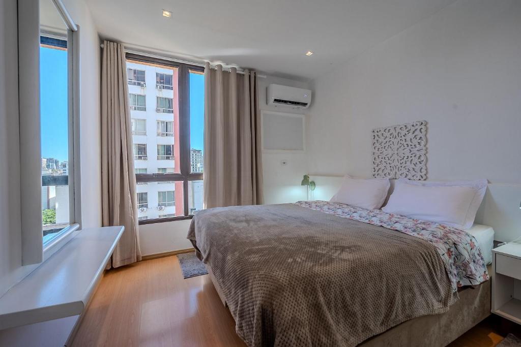 Apart-hotel varanda vista mar, montanha e piscina, Rio de Janeiro ...