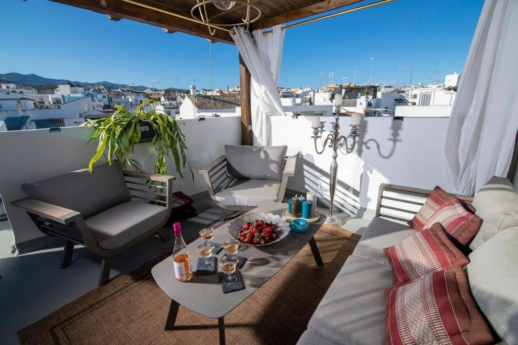 Eclectic Townhouse w Rooftop in Estepona Center, Estepona (updated ...