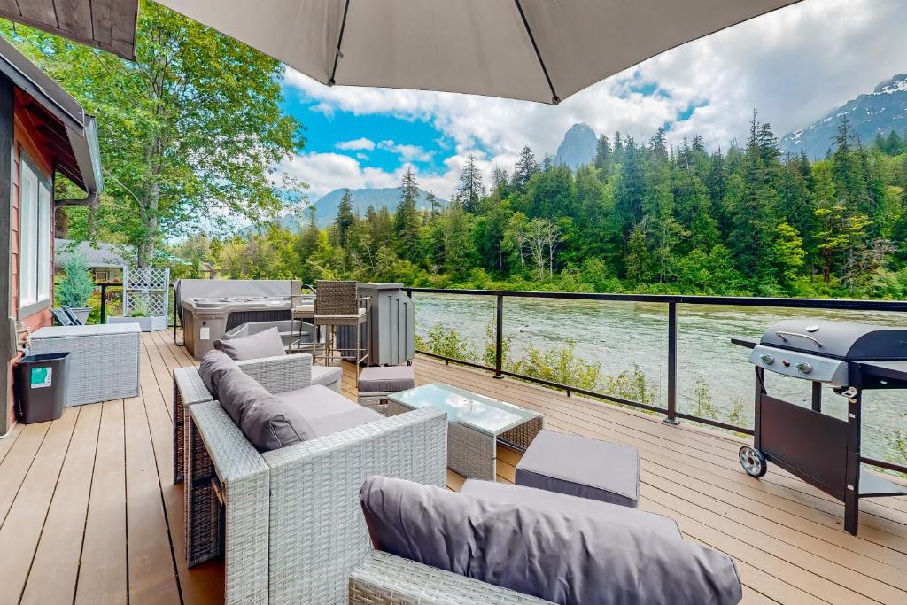 Riverside Haven, Index (precios actualizados 2025)