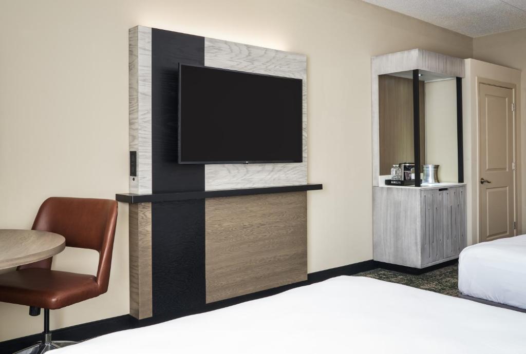 Hilton Appleton Paper Valley, Appleton (updated prices 2025)