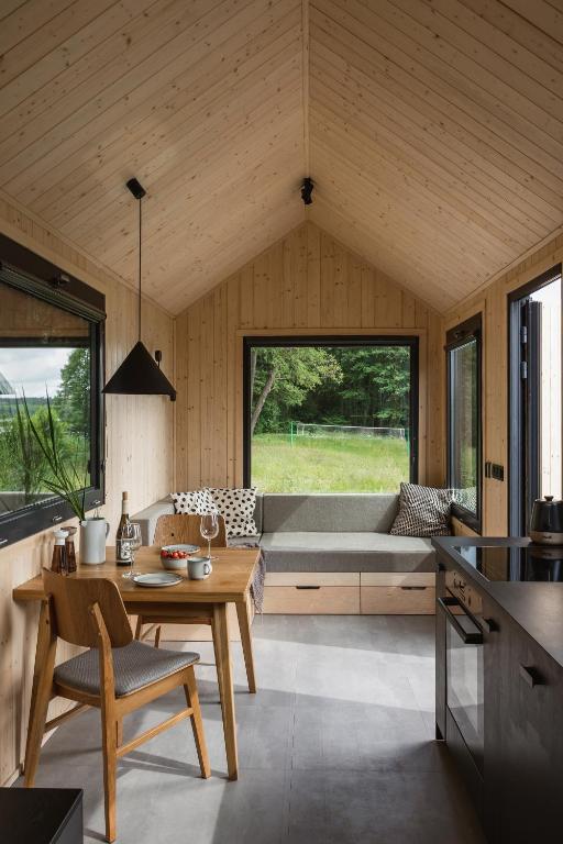 Mini Lake House - domek nad samym jeziorem, Rentyny (updated prices 2025)