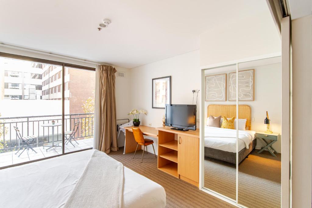 Chic City Retreat On Victoria Ave, Perth (updated prices 2025)