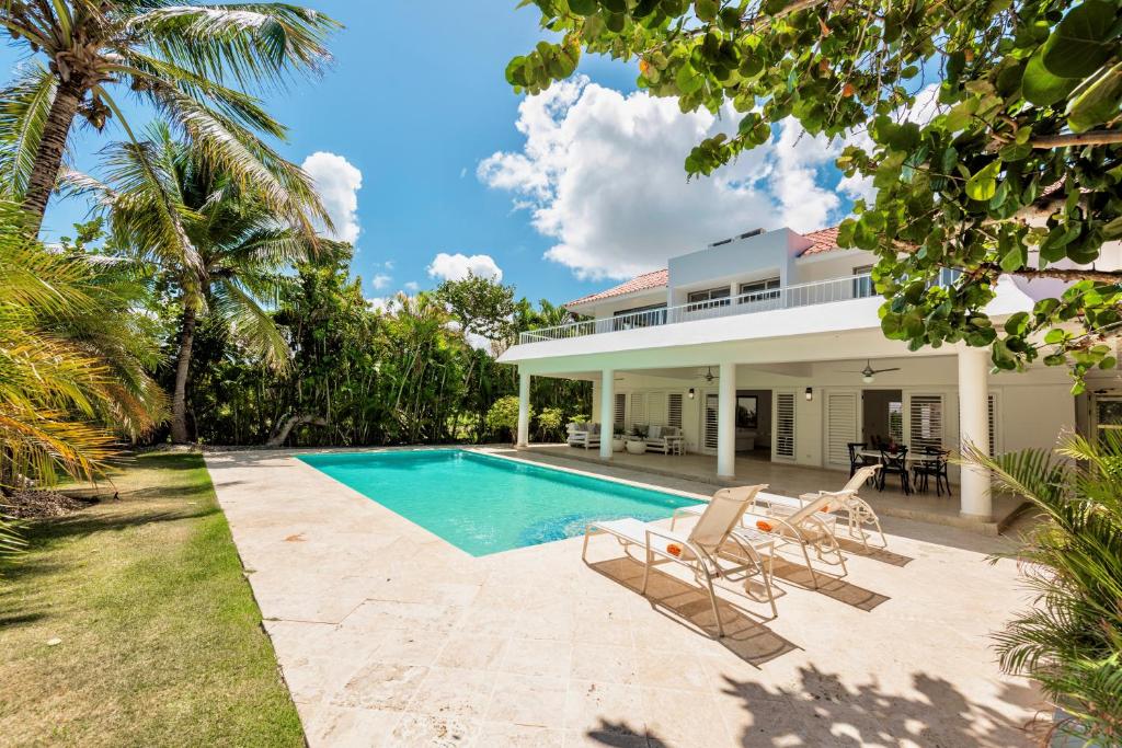 Bougainvilla 392 - Golfview, Private Pool, BBQ, Maid in Cocotal Golf ...