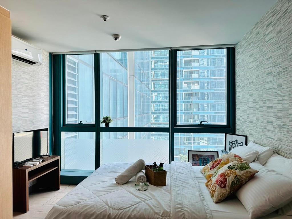 BGC One Uptown Suite by Christine Suites PH, Manila (updated prices 2024)