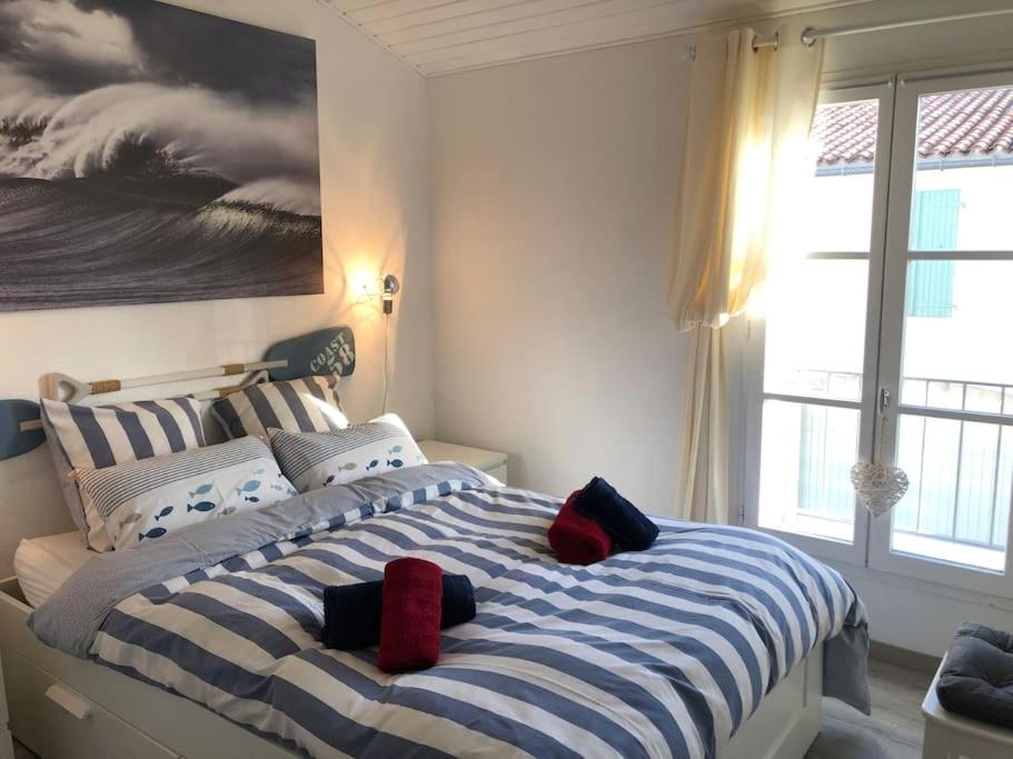 St Martin apt with aircon, car park & swimming pool across street ...