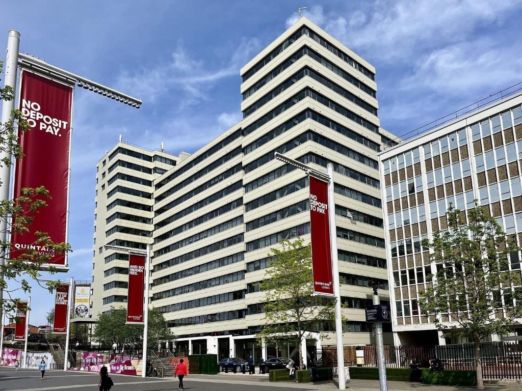 Stylish Retreats on Olympic Way, London (updated prices 2024)