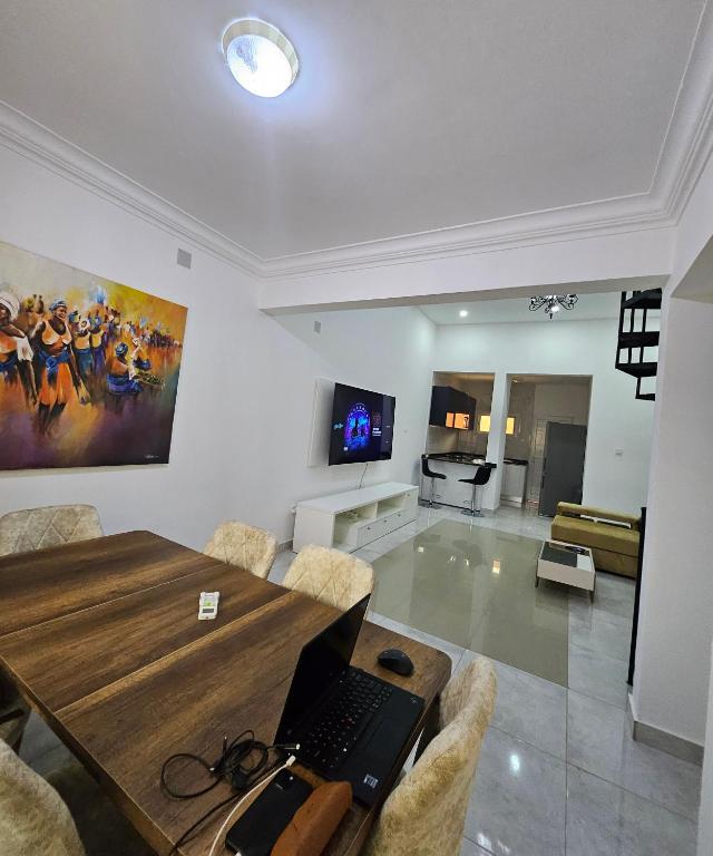 Safim Suites, Plaque (2025년 최신 요금)