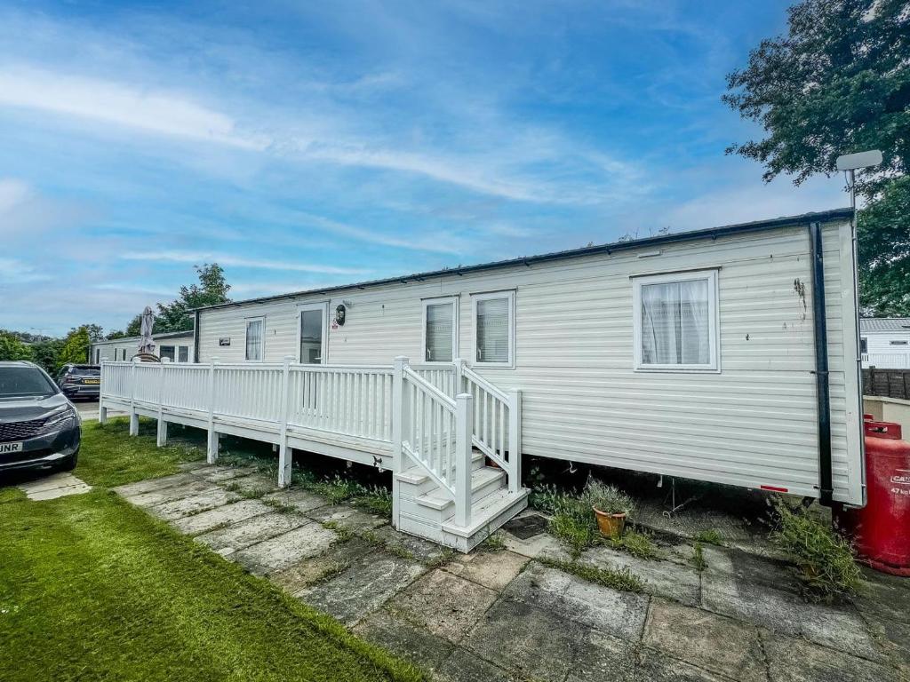 Beautiful Caravan With Decking At Manor Park In Hunstanton Ref 23042b ...