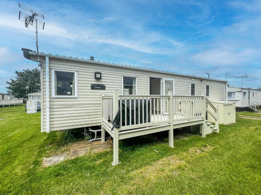 Lovely 8 Berth Caravan At Heacham Beach Park In Norfolk Ref 21029c ...
