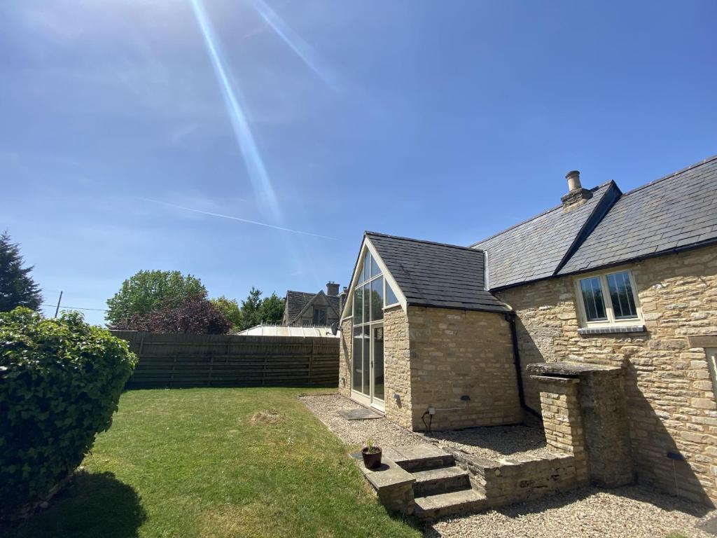 Malt Barn, Brize Norton (updated prices 2024)