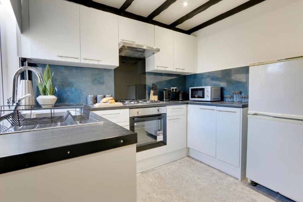 Home from Home, FREE Parking, Ideal for Workers - Hosted by Stay Host ...