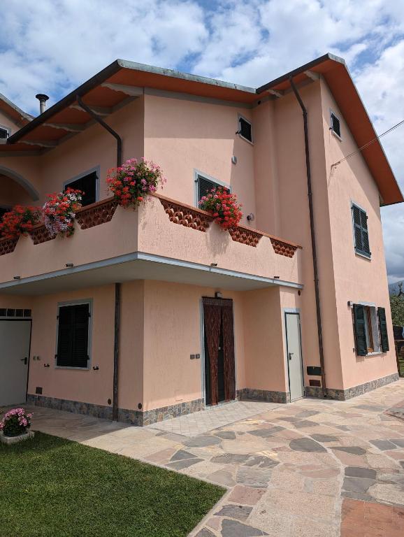 Colli di Luni, Luni (updated prices 2025)