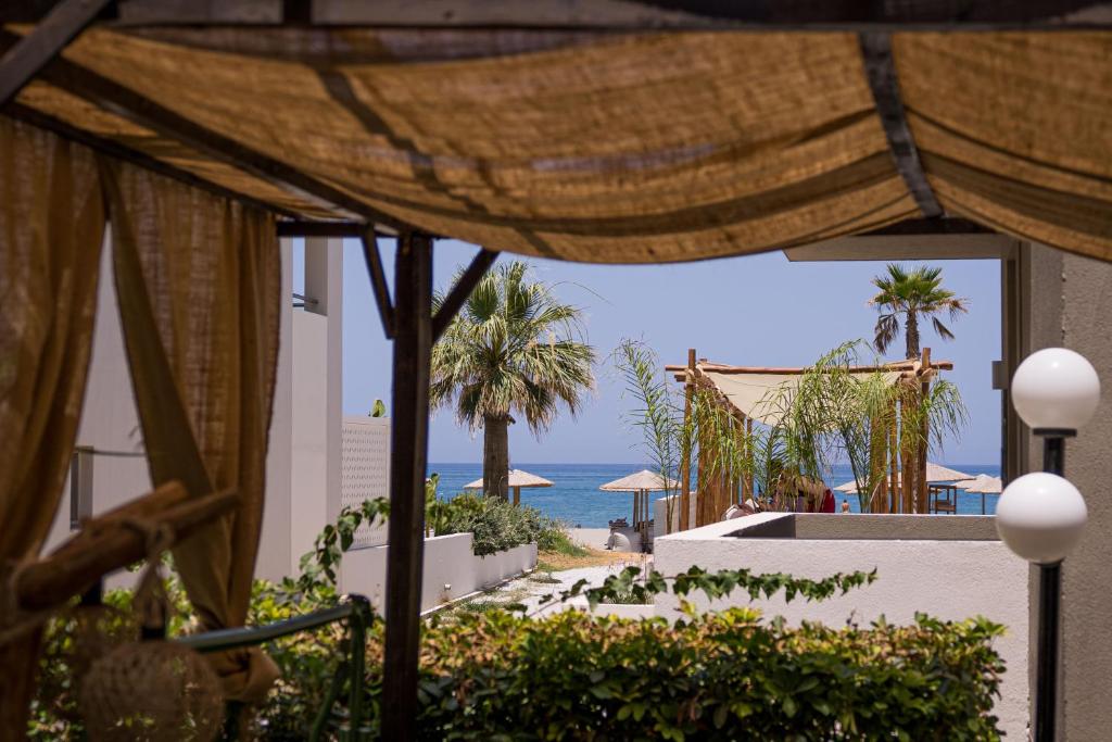 Chrispa's House Beachfront Bliss & Stunning Views, Réthymnon (tarifs ...