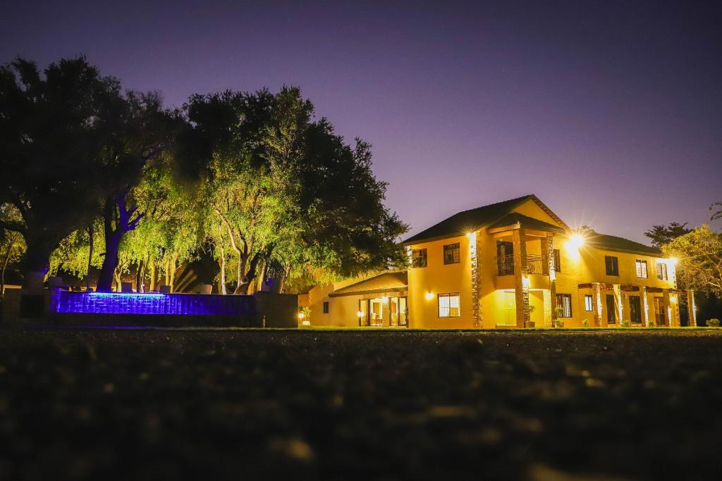 Sandy Creek Safaris, Kransberg (updated prices 2025)