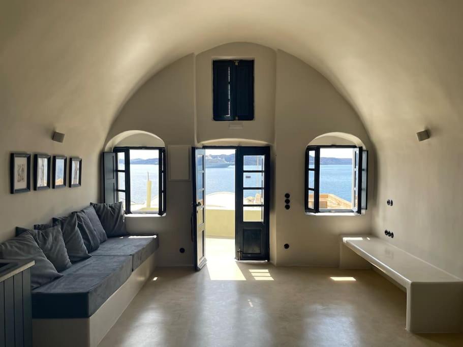 FiraOldPort Ormos Firon Village SeaVolcanoView 2 Joined Houses, Фира ...