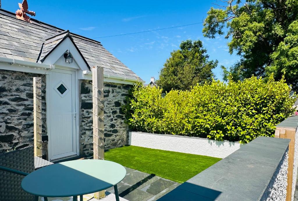 White Mermaid Cottage Anglesey Holidays, Newborough (updated prices 2026)