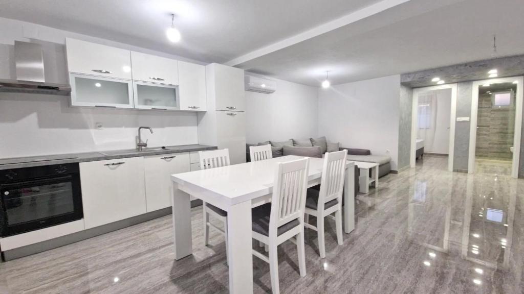 Grey, Zadar (updated prices 2025)