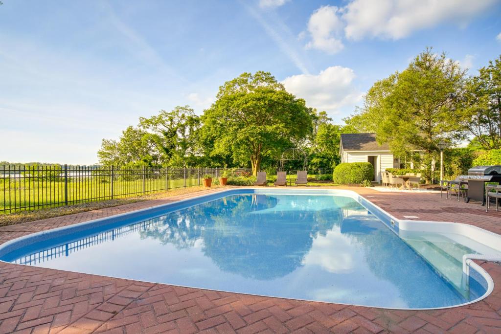 Riverfront Denton Estate on 7 Acres with Heated Pool, Denton (updated ...