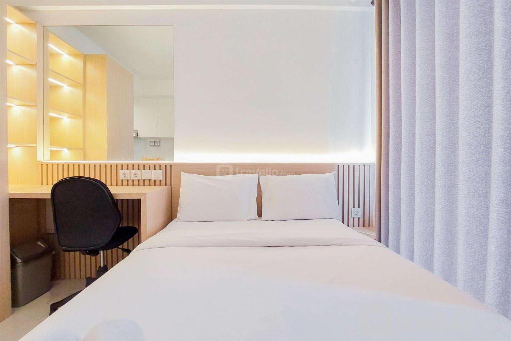 Comfy Studio Room at 31st Floor Sky House BSD Apartment By Travelio ...