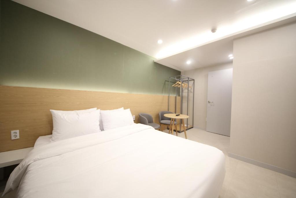 Calm Rest Hotel Masan, Masan – Updated 2024 Prices