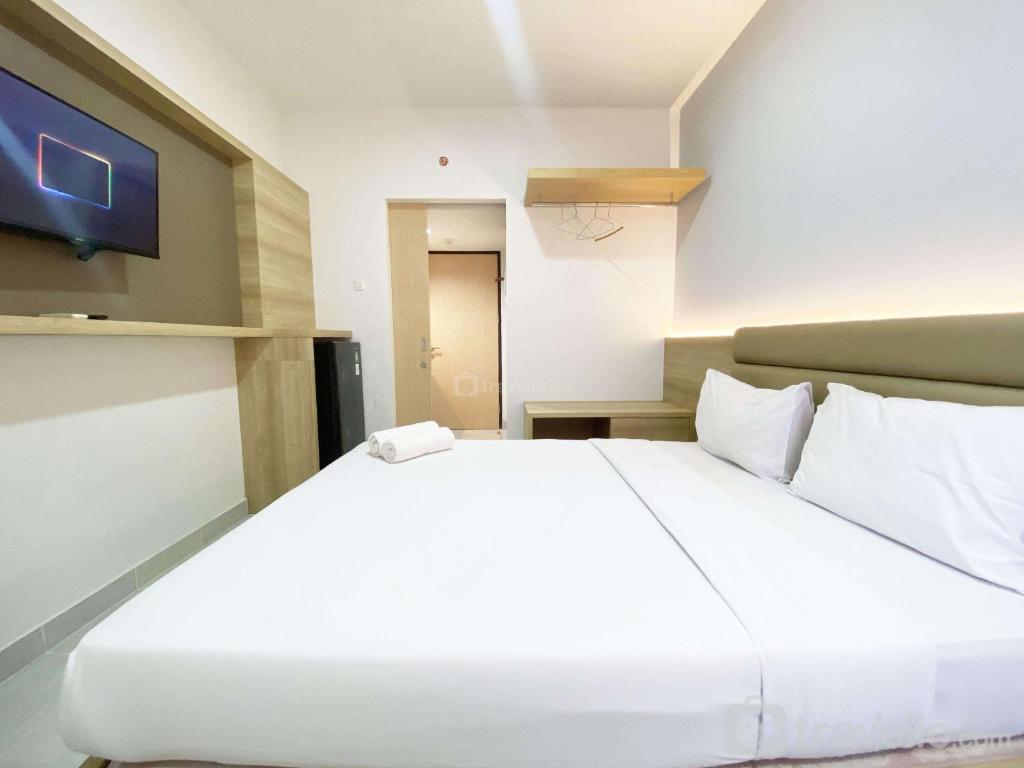 Homey and Modern Studio The Alton Apartment By Travelio, Semarang ...