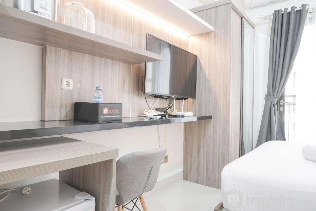 Nice Studio at 11th Floor Transpark Cibubur Apartment By Travelio ...