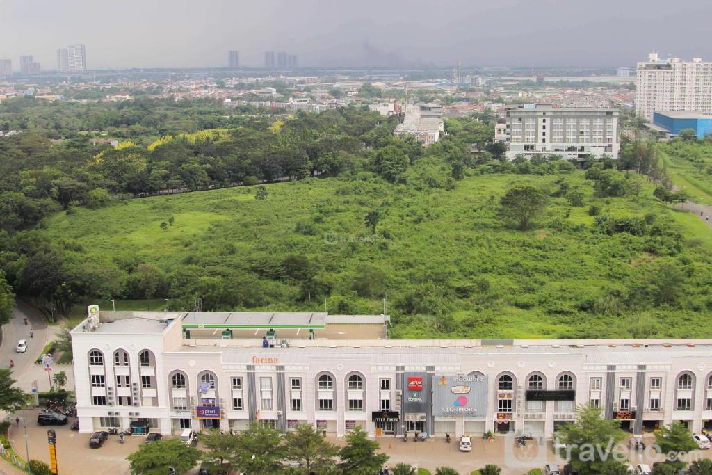 Cozy Studio at Monroe Tower Apartment By Travelio, Bekasi ...