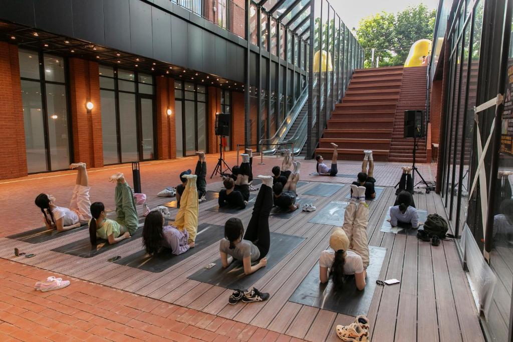 Local Stitch Creator Town Seogyo, Seoul (updated prices 2025)