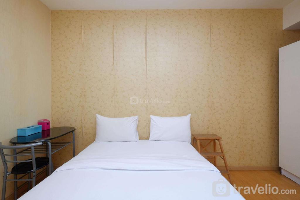 Comfort and Tidy Studio Apartment Serpong Greenview By Travelio ...