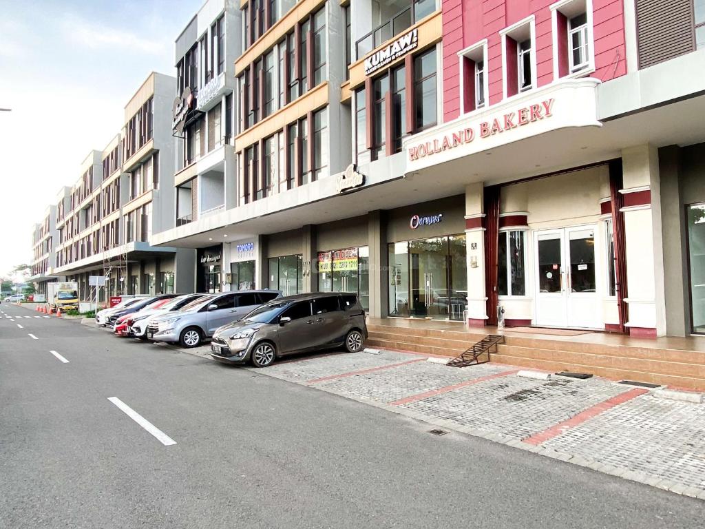 Comfortable and Strategic 1BR at Vasanta Innopark Apartment By Travelio ...