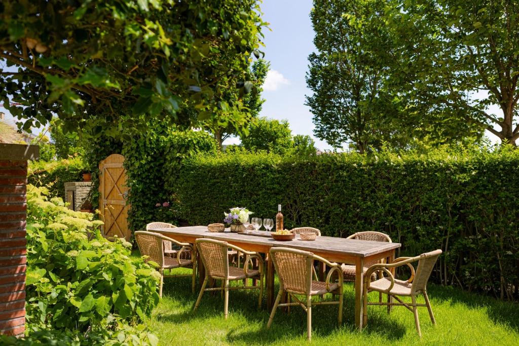 Huswell - Beautiful home for 14 guests , pets are welcome, De Haan ...