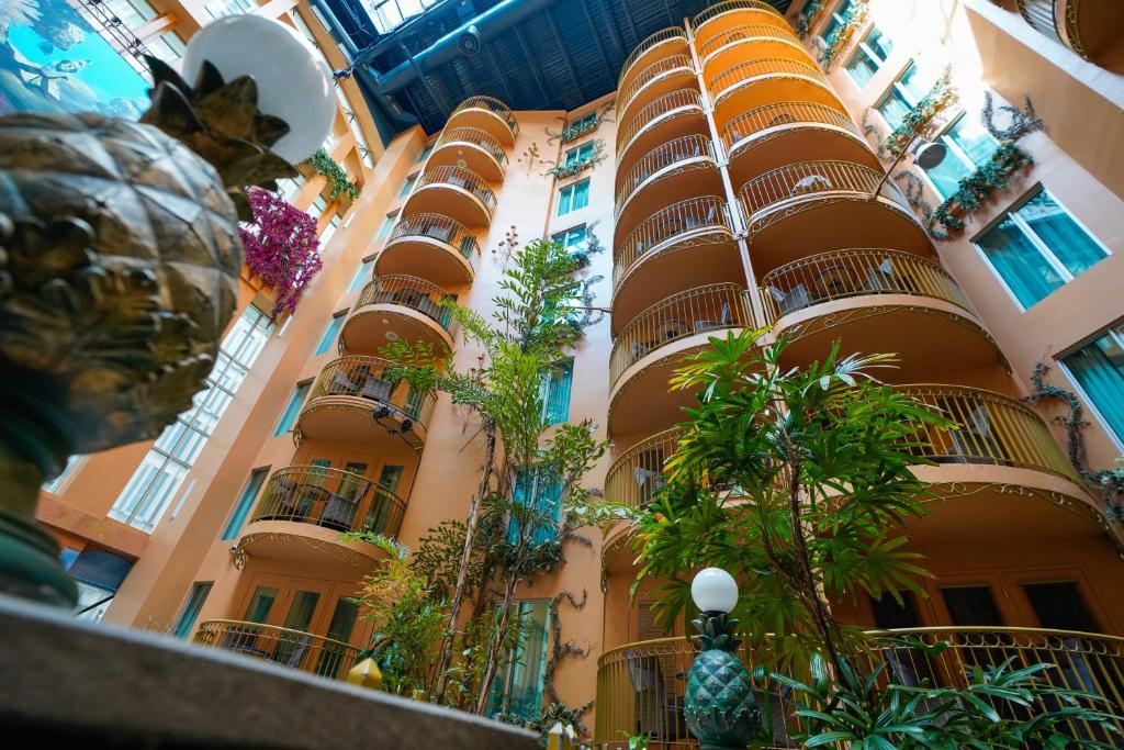 Hôtel Palace Royal Centre-Ville Québec par JARO, Quebec City (updated ...