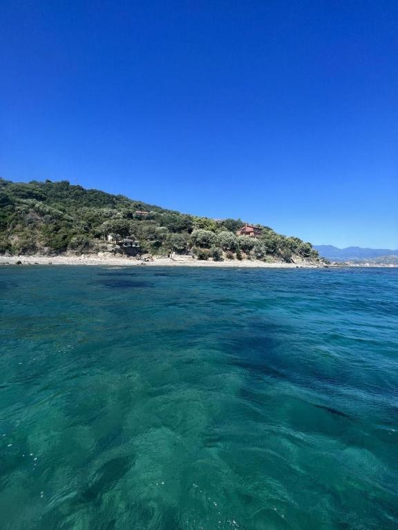 Wohnen in Traumhafter, ruhiger Lage am Meer, Pioppi (updated prices 2024)