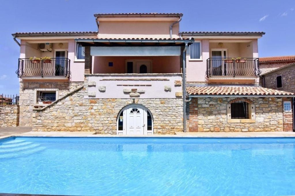 Wohnung in Tar mit Garten, Grill und gemeinschaftlichem Pool, Poreč ...