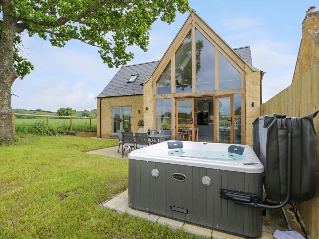 4 Wellacres Cottage, Moreton in Marsh (updated prices 2026)
