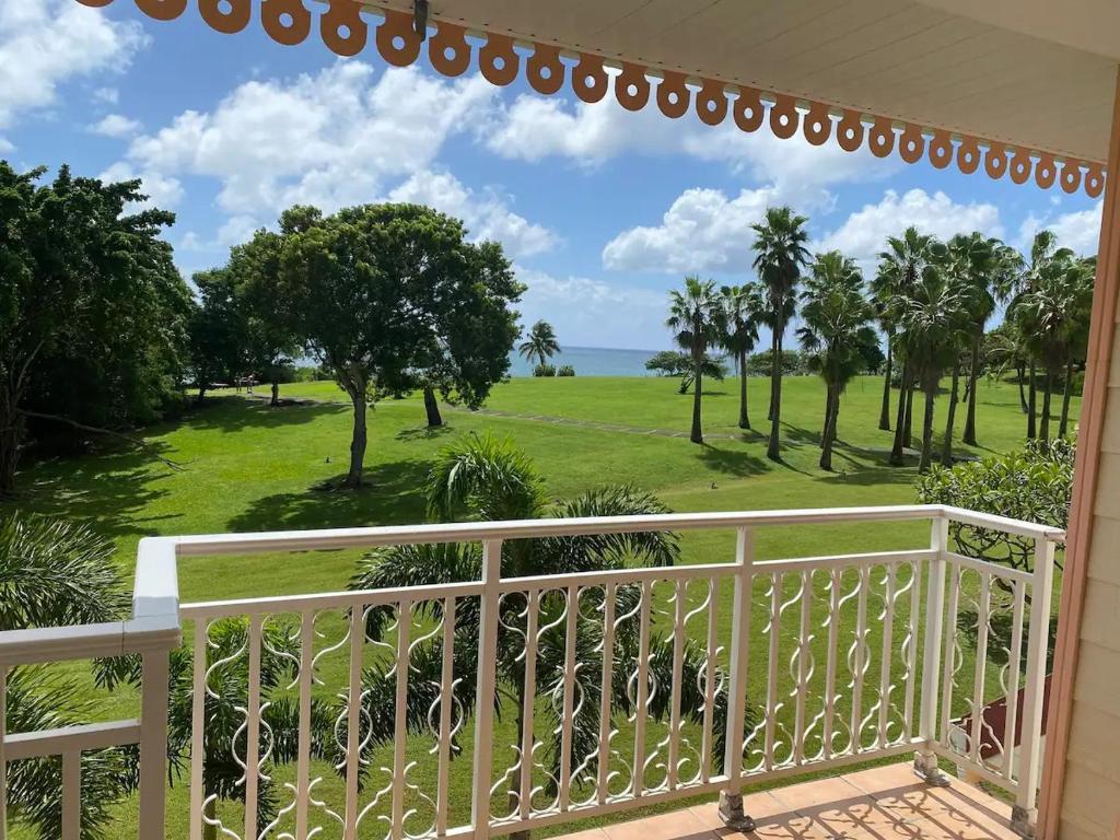 Studio Babzou - Vue mer-Calme-Piscine-Jacuzzi-Plage-Bar, Sainte-Luce ...