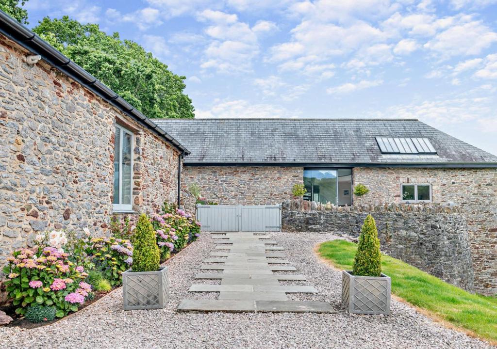 The Barn at Lower Longcombe, Stoke Gabriel (updated prices 2026)